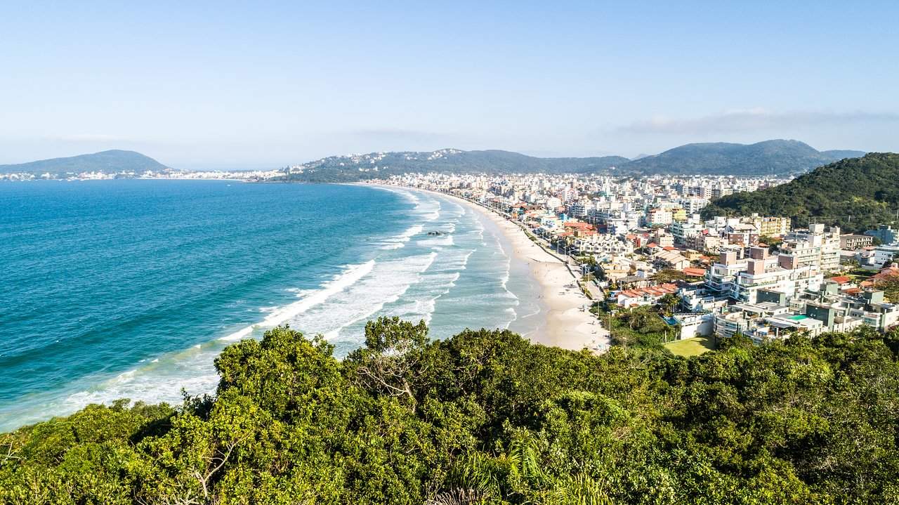 7 Melhores Praias de Bombinhas SC: Descubra Descubra aqui um jeito de ...